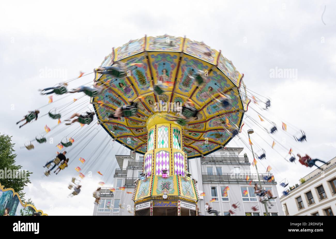 Paderborn, Germany. 22nd July, 2023. Visitors to the Libori funfair ...