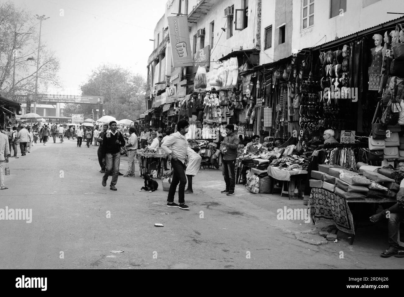 Black and white image of indian market hi-res stock photography and ...