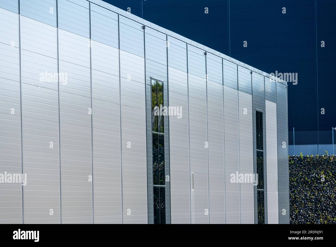 Large brown warehouse building hi-res stock photography and images - Alamy