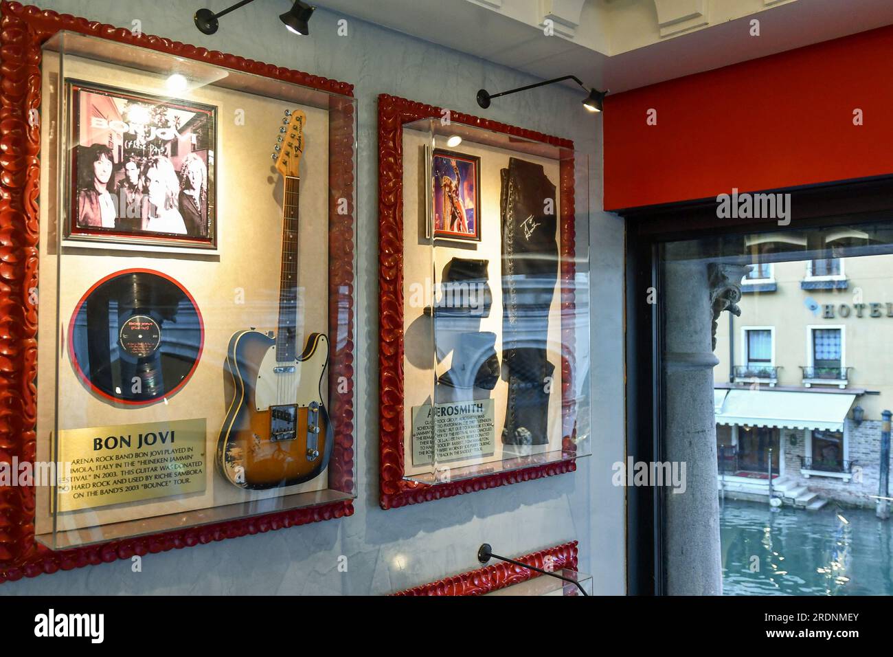 Venice memorabilia hi-res stock photography and images - Alamy