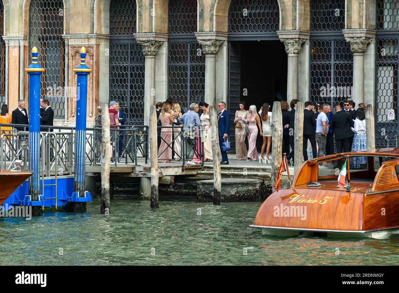 Civil wedding at Cà Loredan palace, seat of the town hall of Venice ...