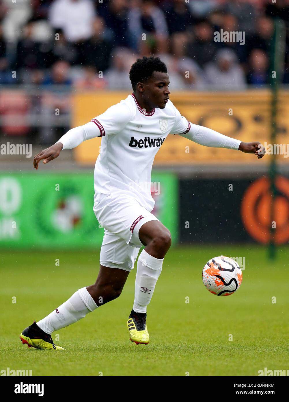 Laing construction hi-res stock photography and images - Alamy