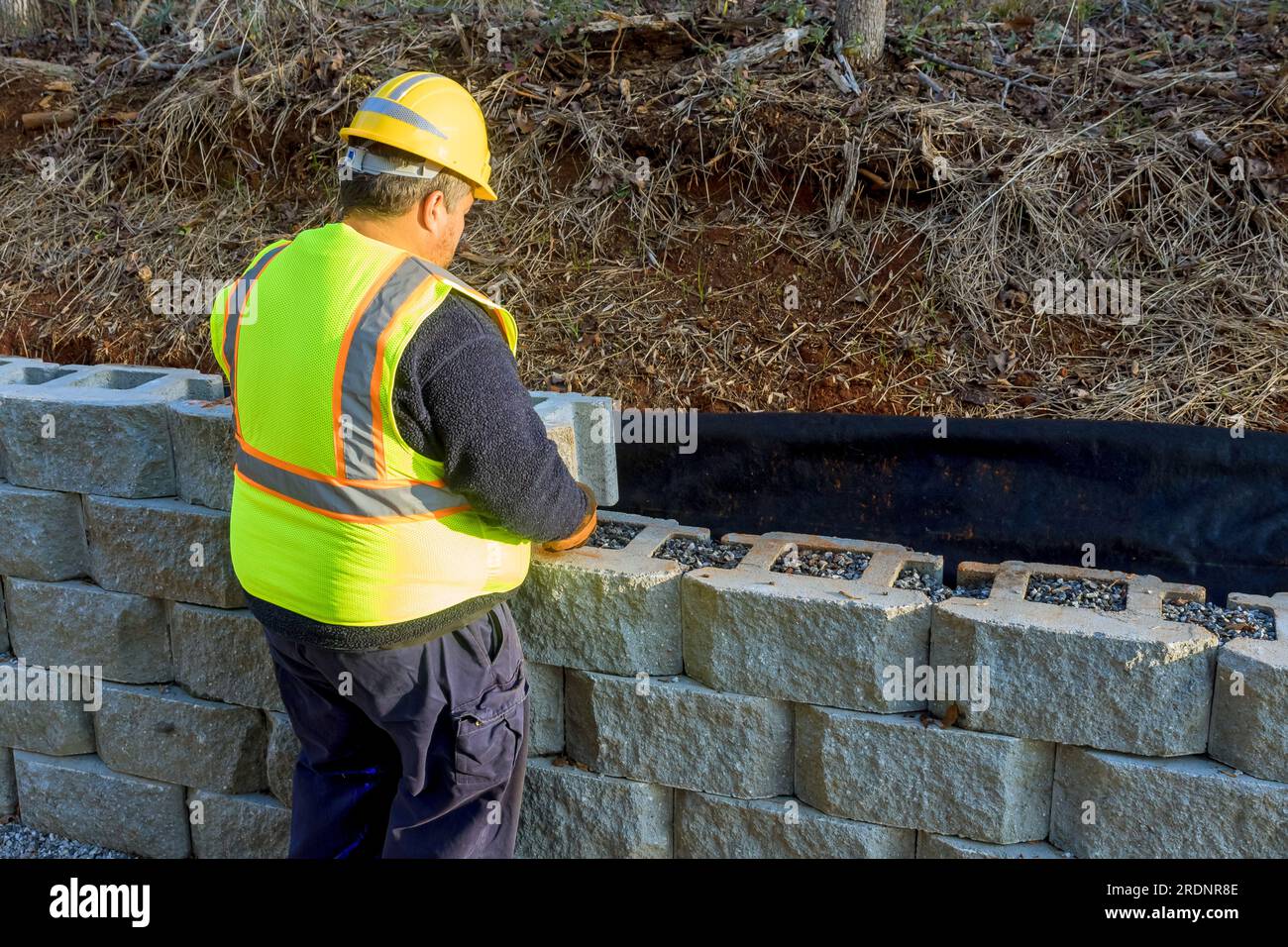 Retaining wall foundation garden hi-res stock photography and images ...