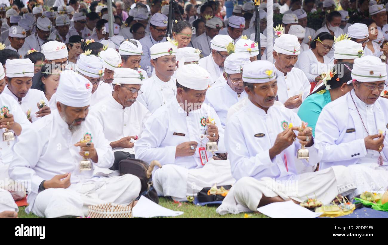 The procession of the Wedar Hayuning Penataran. This ceremony is held ...