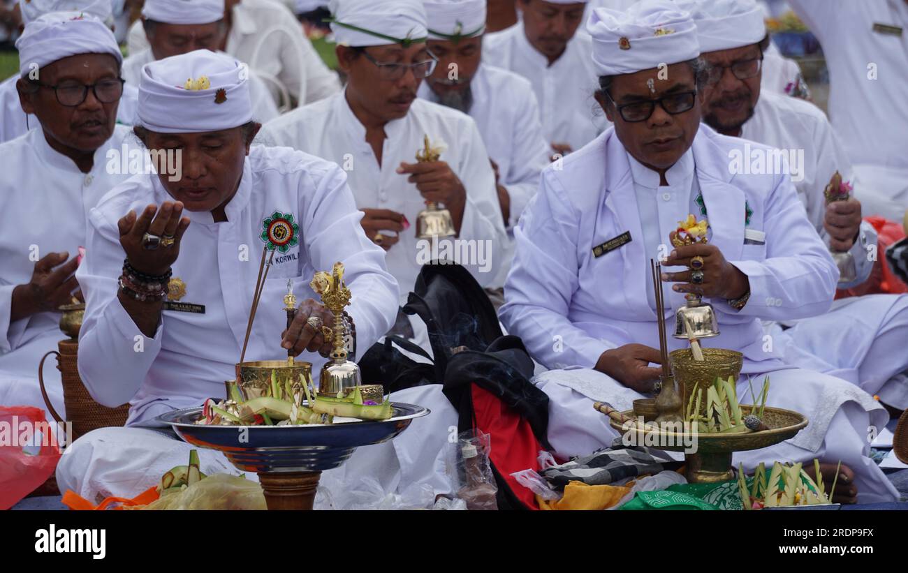 The procession of the Wedar Hayuning Penataran. This ceremony is held ...