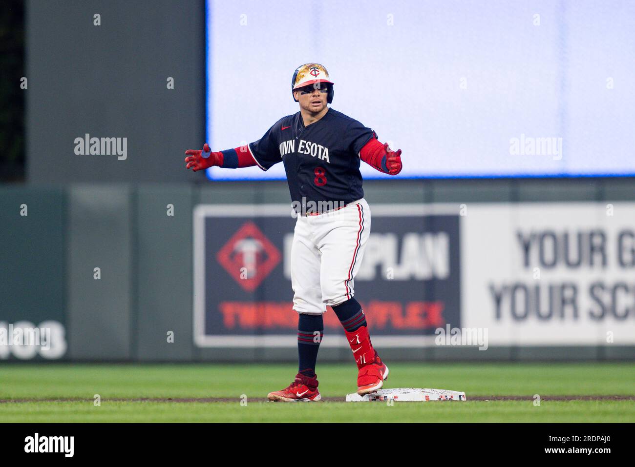 MINNEAPOLIS, MN - JULY 22: Minnesota Twins catcher Christian Vazquez (8 ...