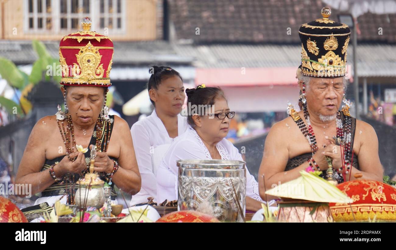 The procession of the Wedar Hayuning Penataran. This ceremony is held ...