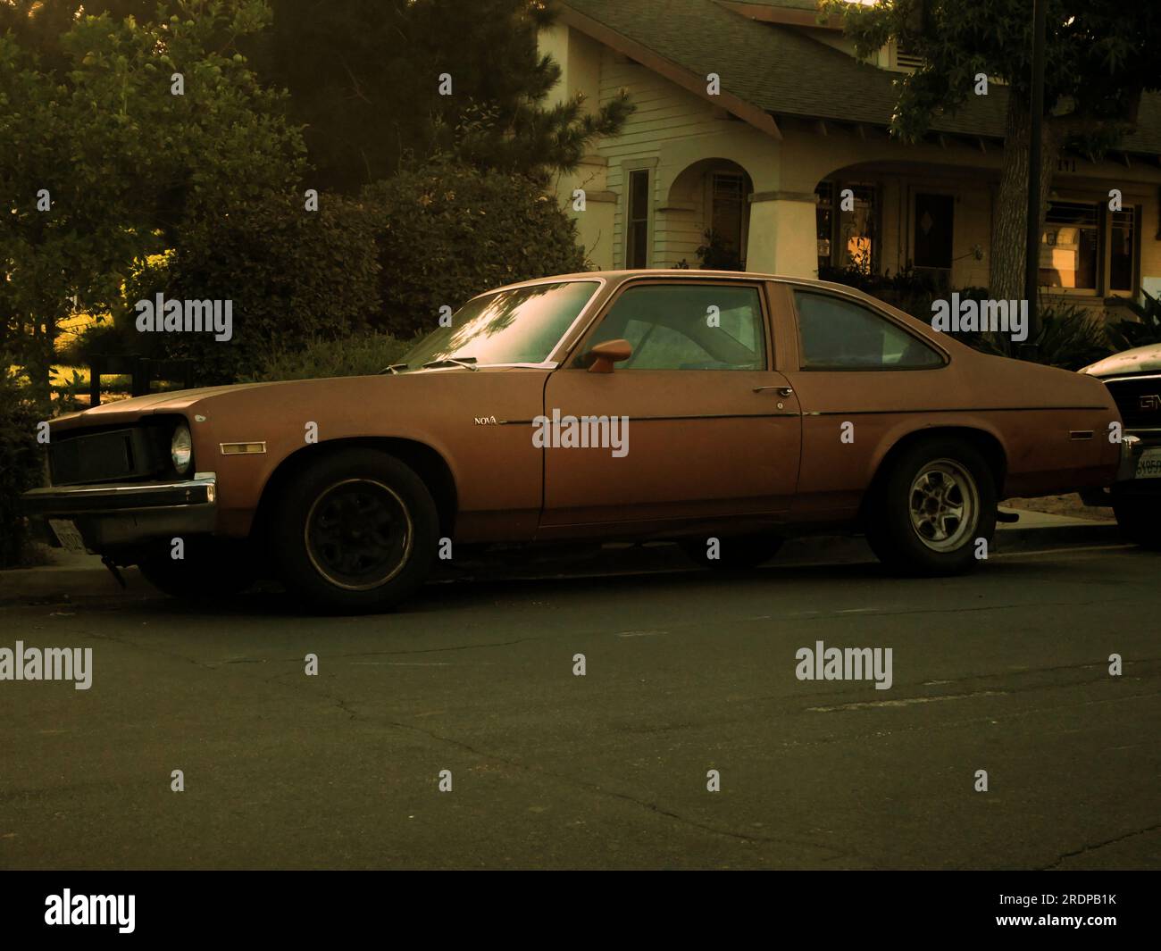Multiple captions hi-res stock photography and images - Alamy