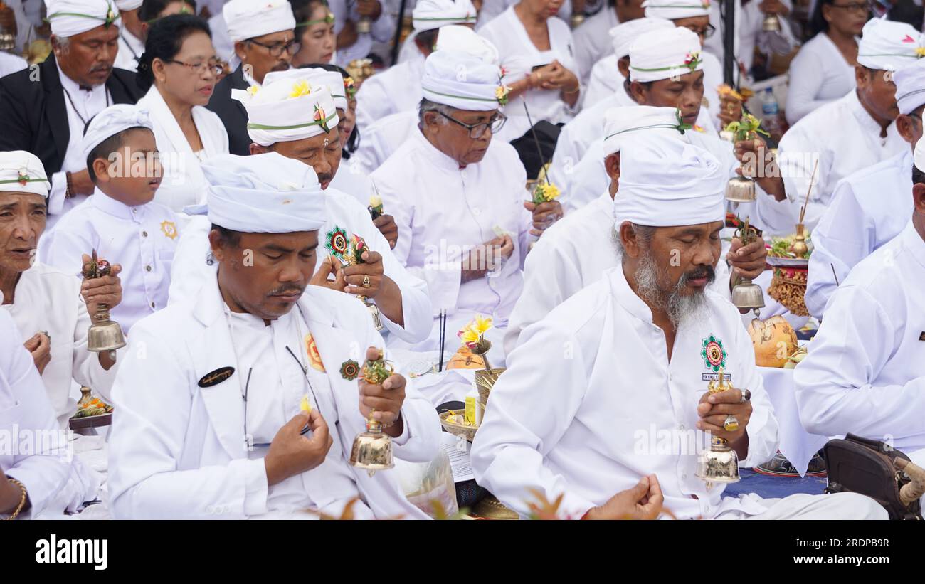 The procession of the Wedar Hayuning Penataran. This ceremony is held ...