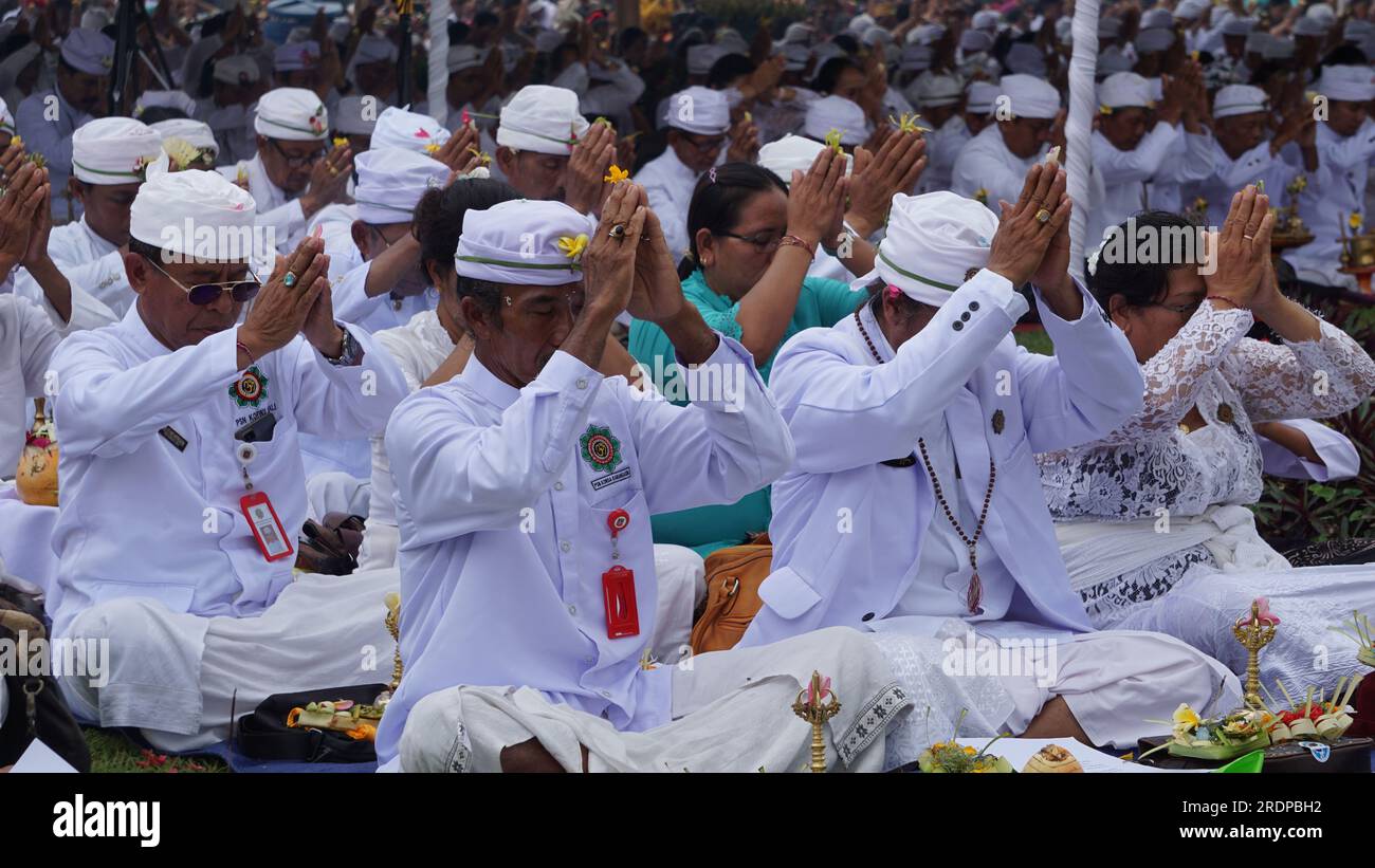 The procession of the Wedar Hayuning Penataran. This ceremony is held ...