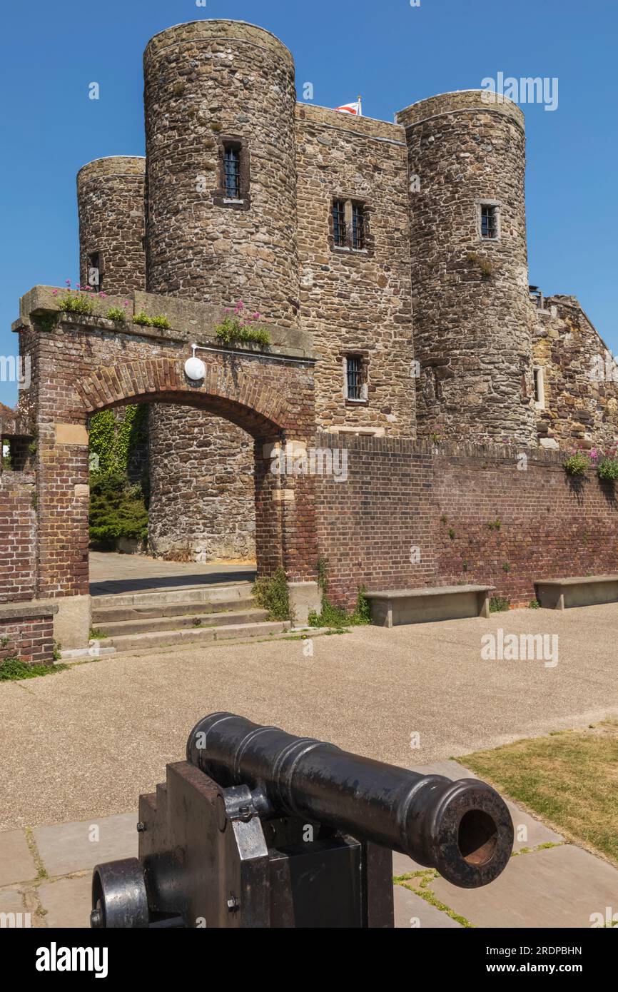 Rye castle museum aka ypres tower hi-res stock photography and images ...