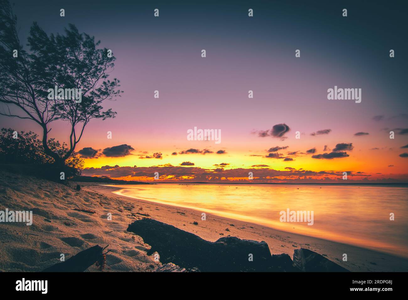 Majestic Mauritius Beachscape - Captivating sunrise over the sea ...