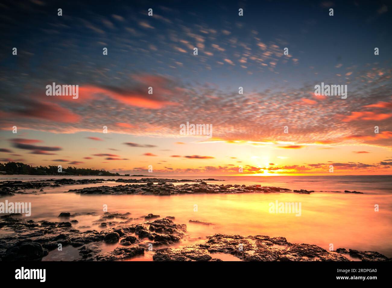 Majestic Mauritius Beachscape - Captivating sunrise over the sea ...