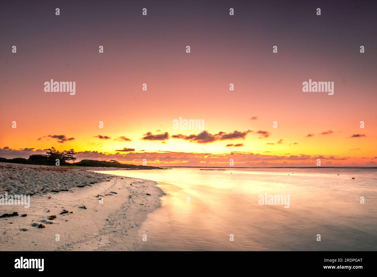 Majestic Mauritius Beachscape - Captivating sunrise over the sea ...