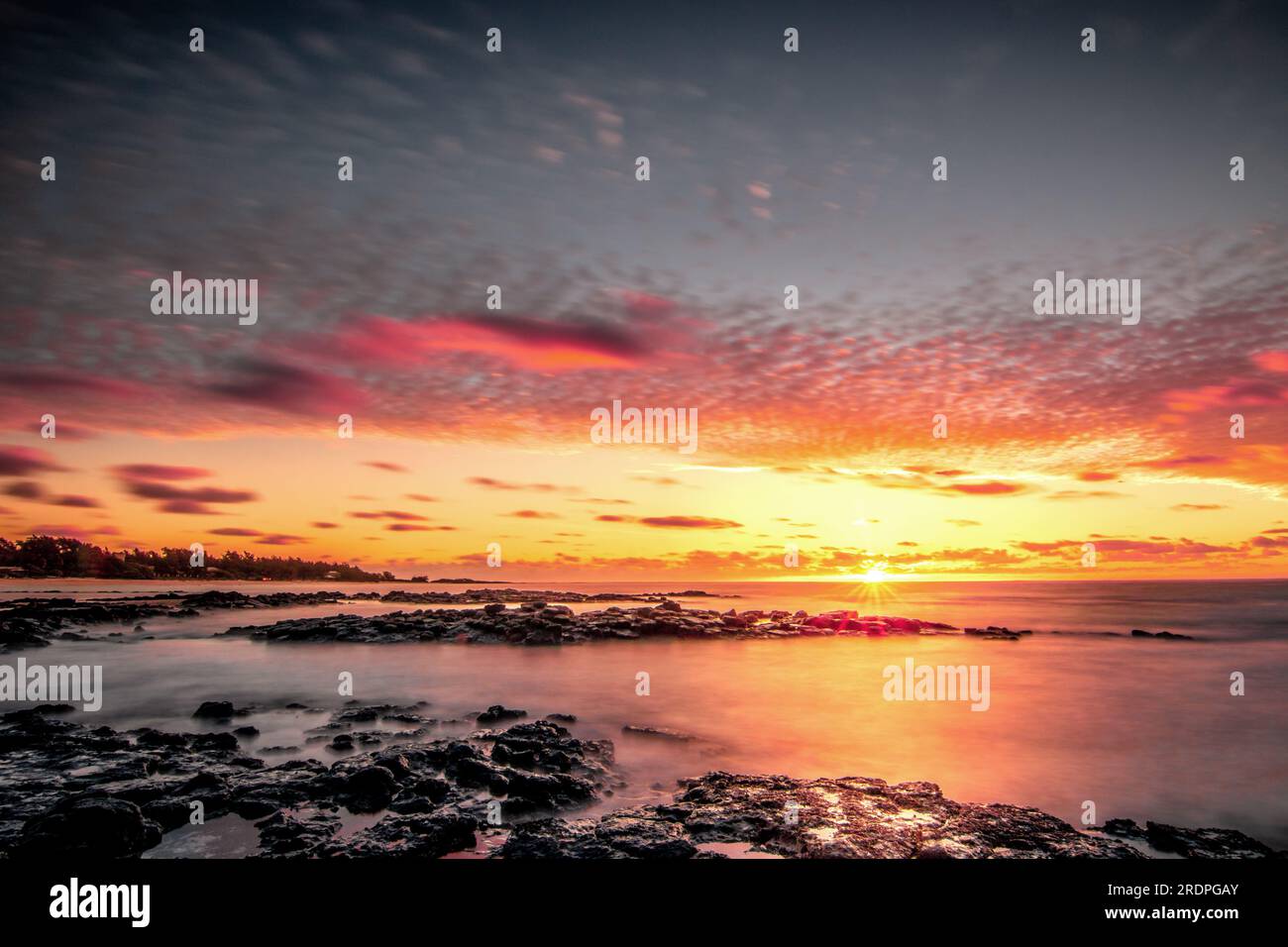 Majestic Mauritius Beachscape - Captivating sunrise over the sea ...