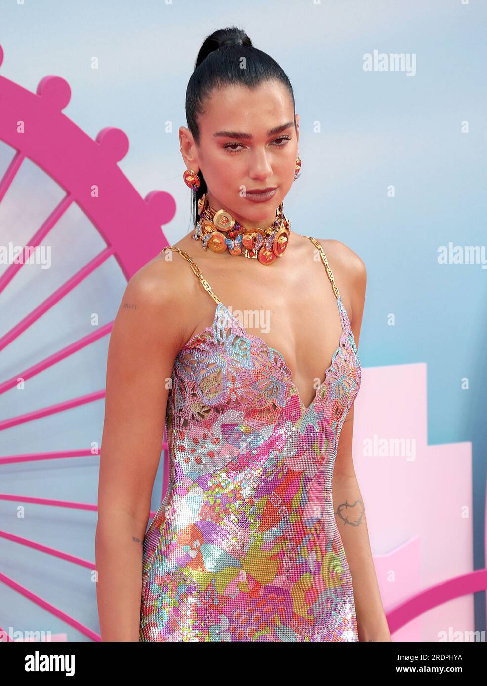 Dua lipa barbie hi-res stock photography and images - Alamy