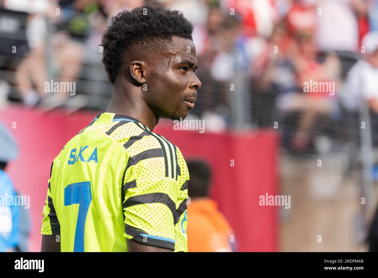 Bukayo Saka (7) of Arsenal FC prepares to perform corner during ...