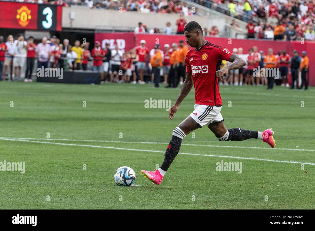 Marcus Rashford (10) of Manchester United scores from penalty spot ...