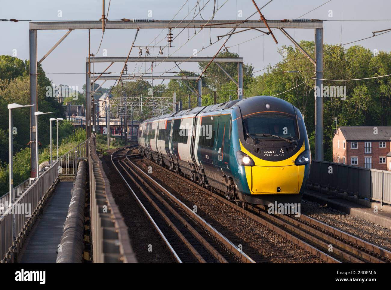 Avanti West Coast class 390 Alstom pendolino train departing from ...