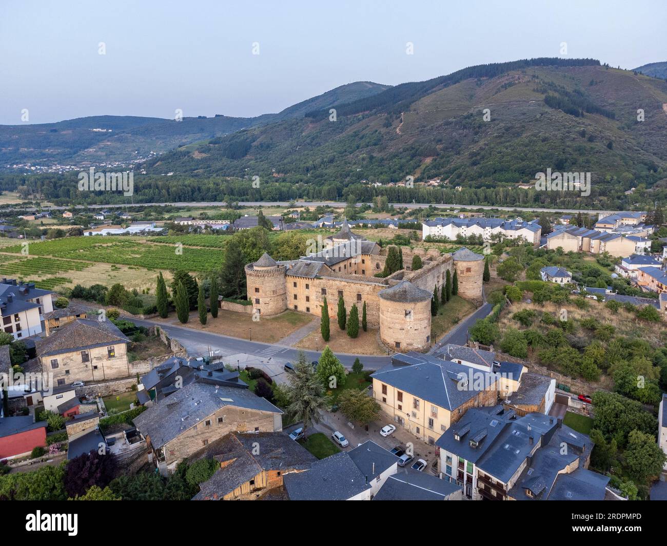 Bierzo aerial hi-res stock photography and images - Alamy