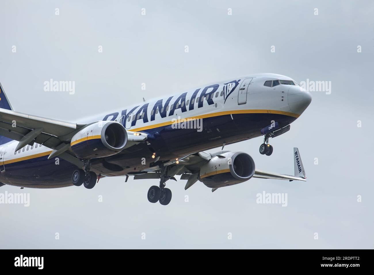 Boeing aircraft landing hi-res stock photography and images - Alamy