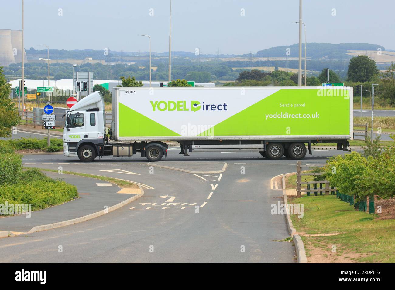Yodel Direct articulated lorry entering East Midlands gateway hub Stock ...