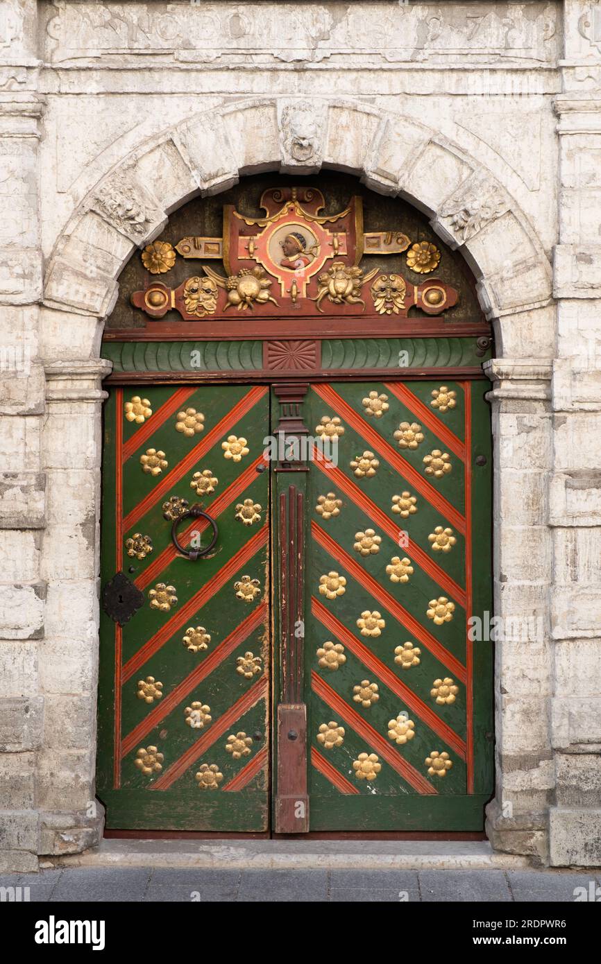 Tallinn door hi-res stock photography and images - Alamy