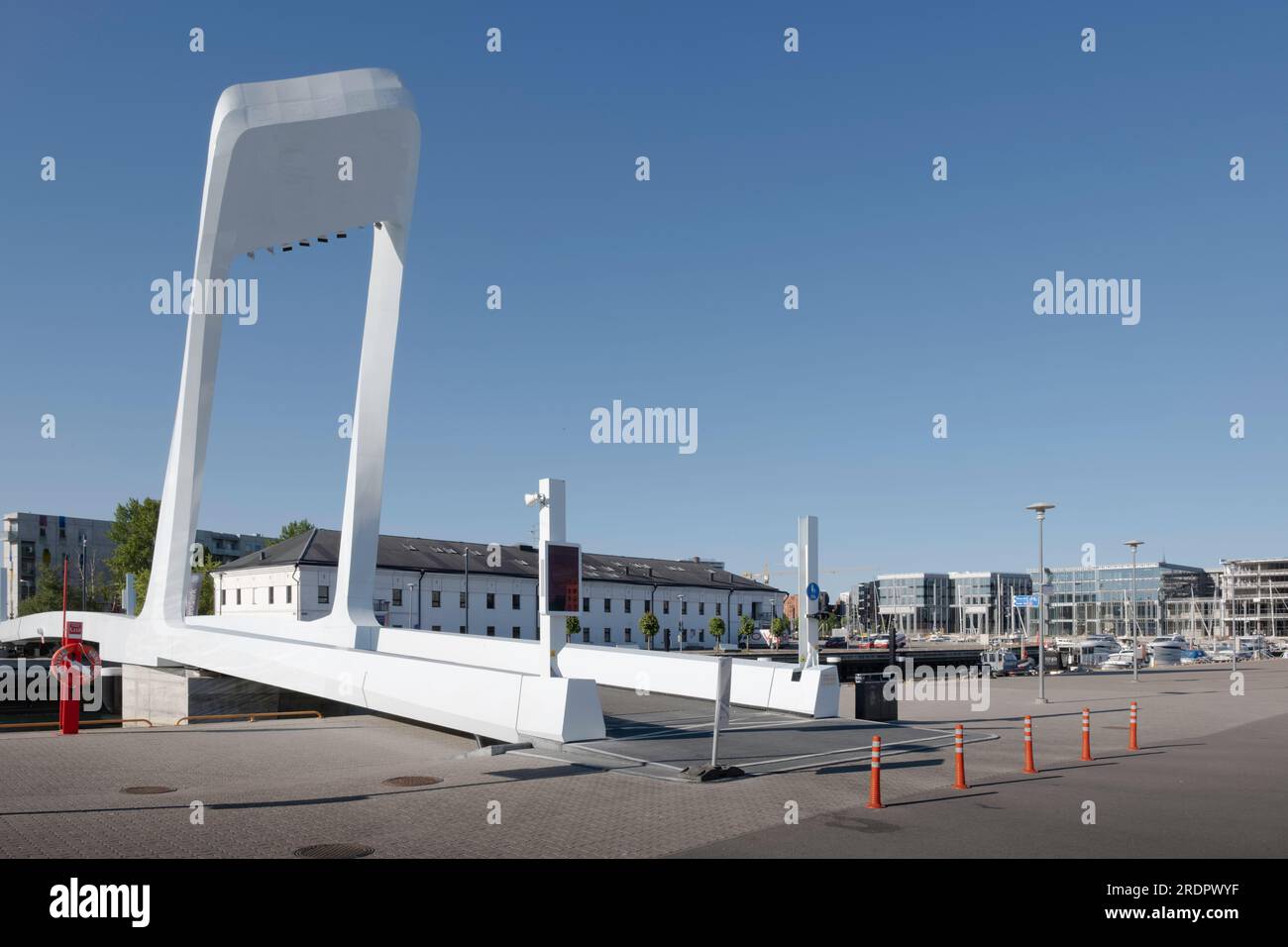 Estonia's new dynamic, movable Admiral pedestrian bridge made with ...