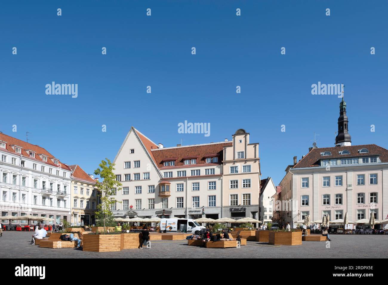 Tallinn Town Hall Square and scenic old town. Tallinna vanalinn ...