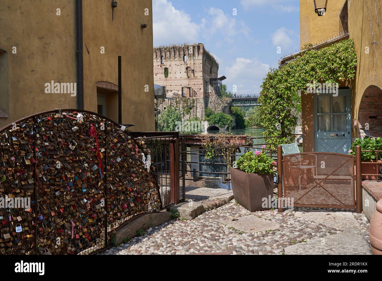 Borghetto hi-res stock photography and images - Alamy