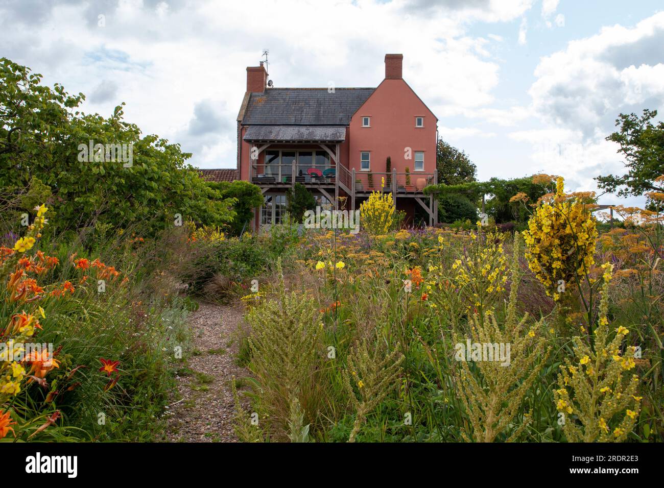 The Gravel Garden by garden designer Tom Massey supported by Sarah Mead ...