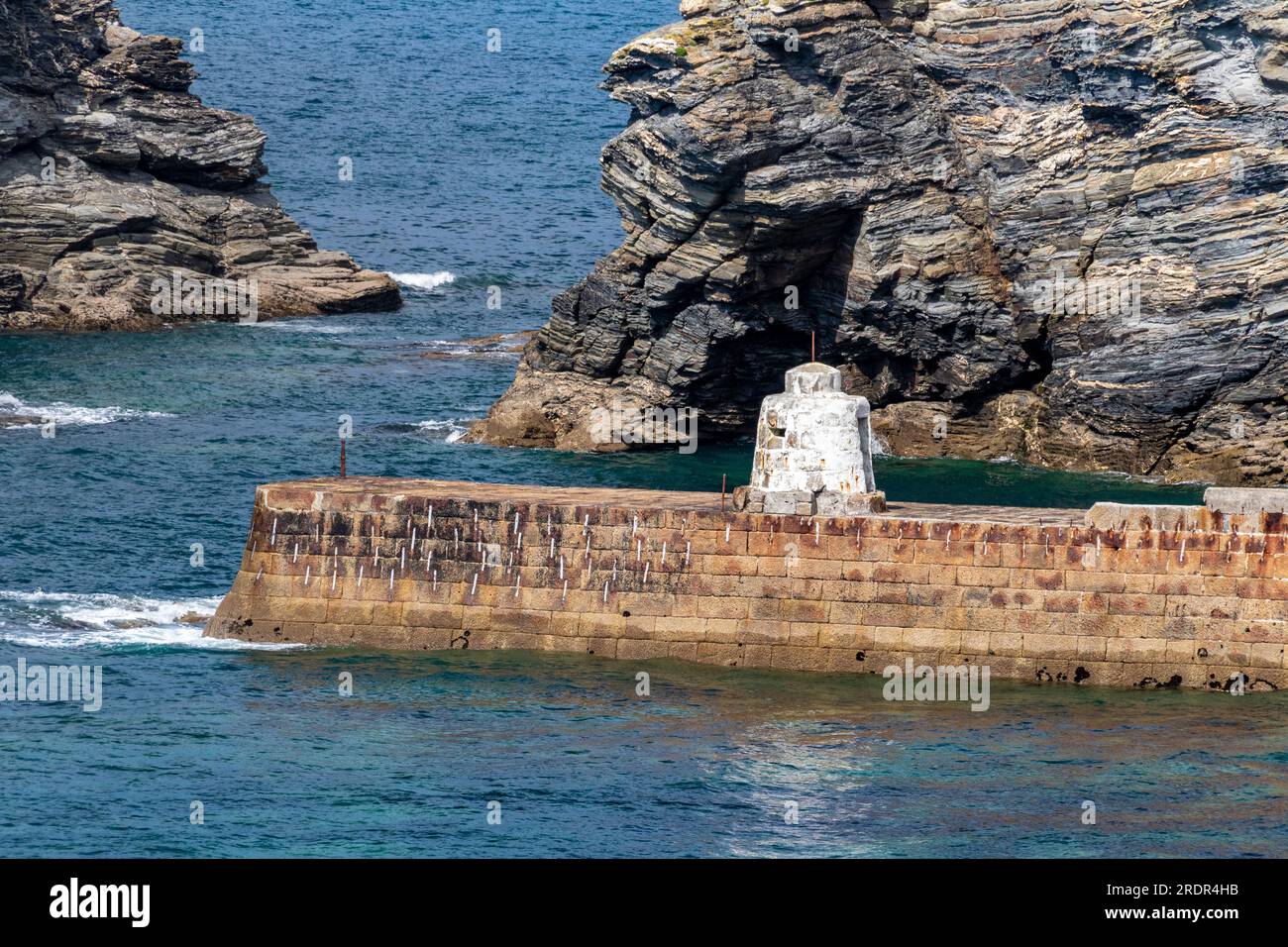 Monkey hut hi-res stock photography and images - Alamy