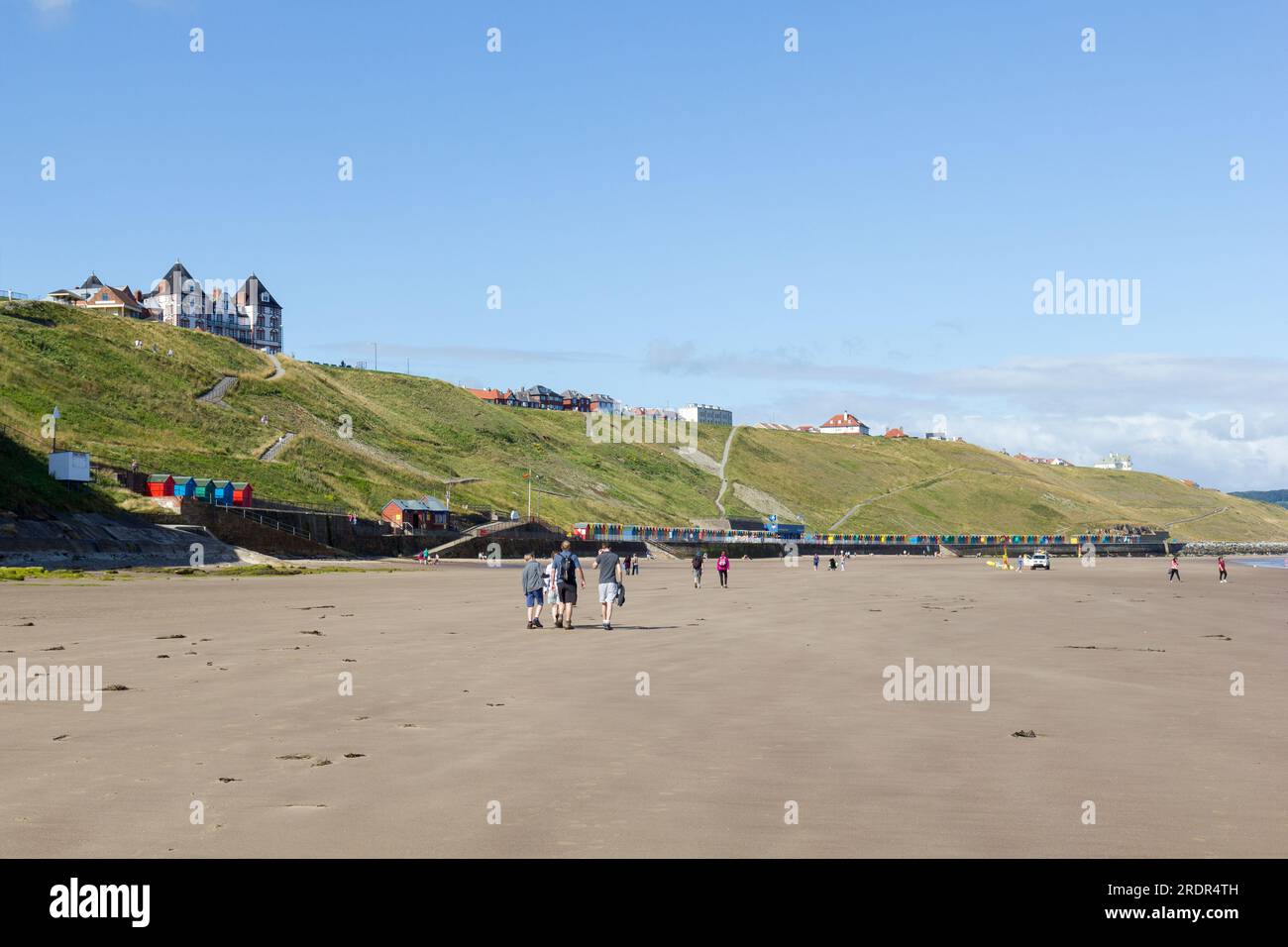The West Cliff Beach and North sea at Whitby Stock Photo - Alamy