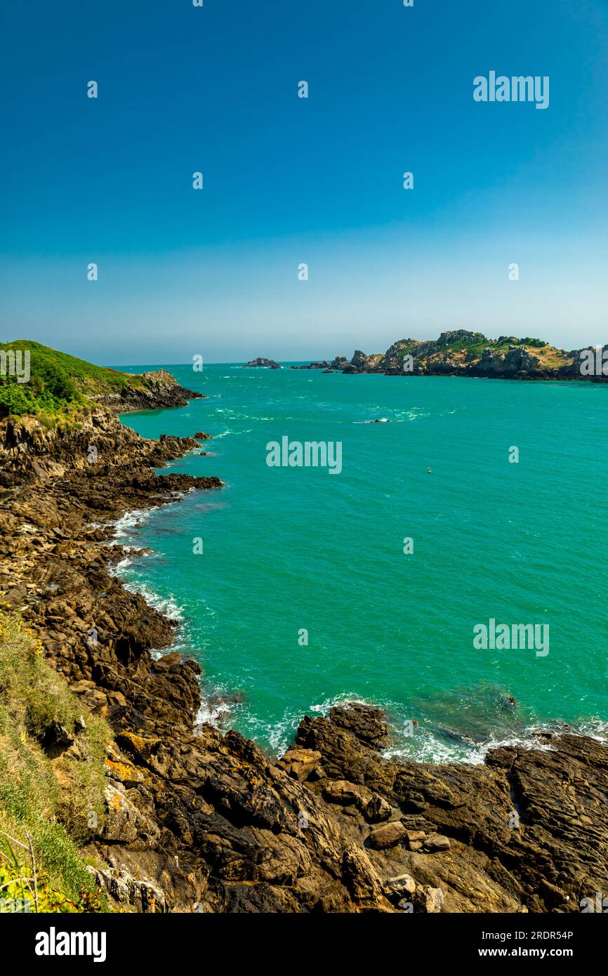 Scenic hike to Pointe du Grouin in beautiful Brittany - Cancale ...