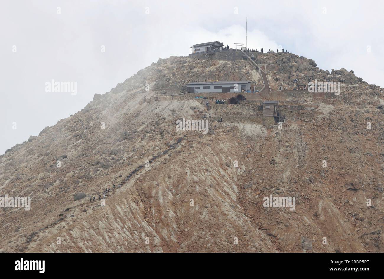 Bereaved families climb Mount Ontake (3067m) to console the spirits of ...