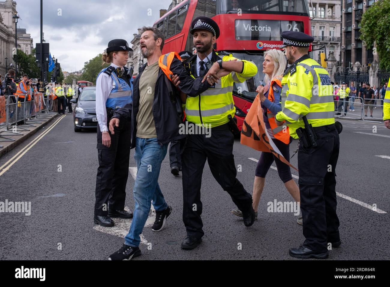 Hundreds of JSO Protestors block roads in Westminster causing traffic ...