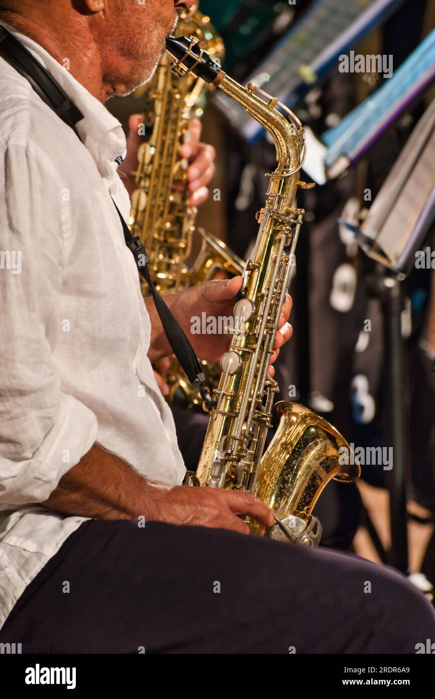 Sax concert hi-res stock photography and images - Alamy