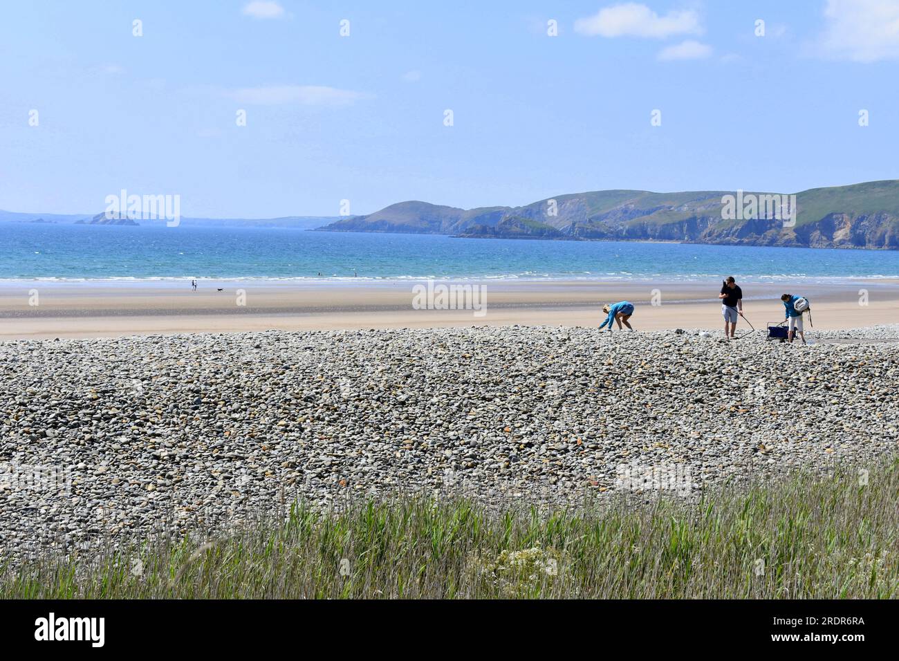 Shale beach wales hi-res stock photography and images - Alamy