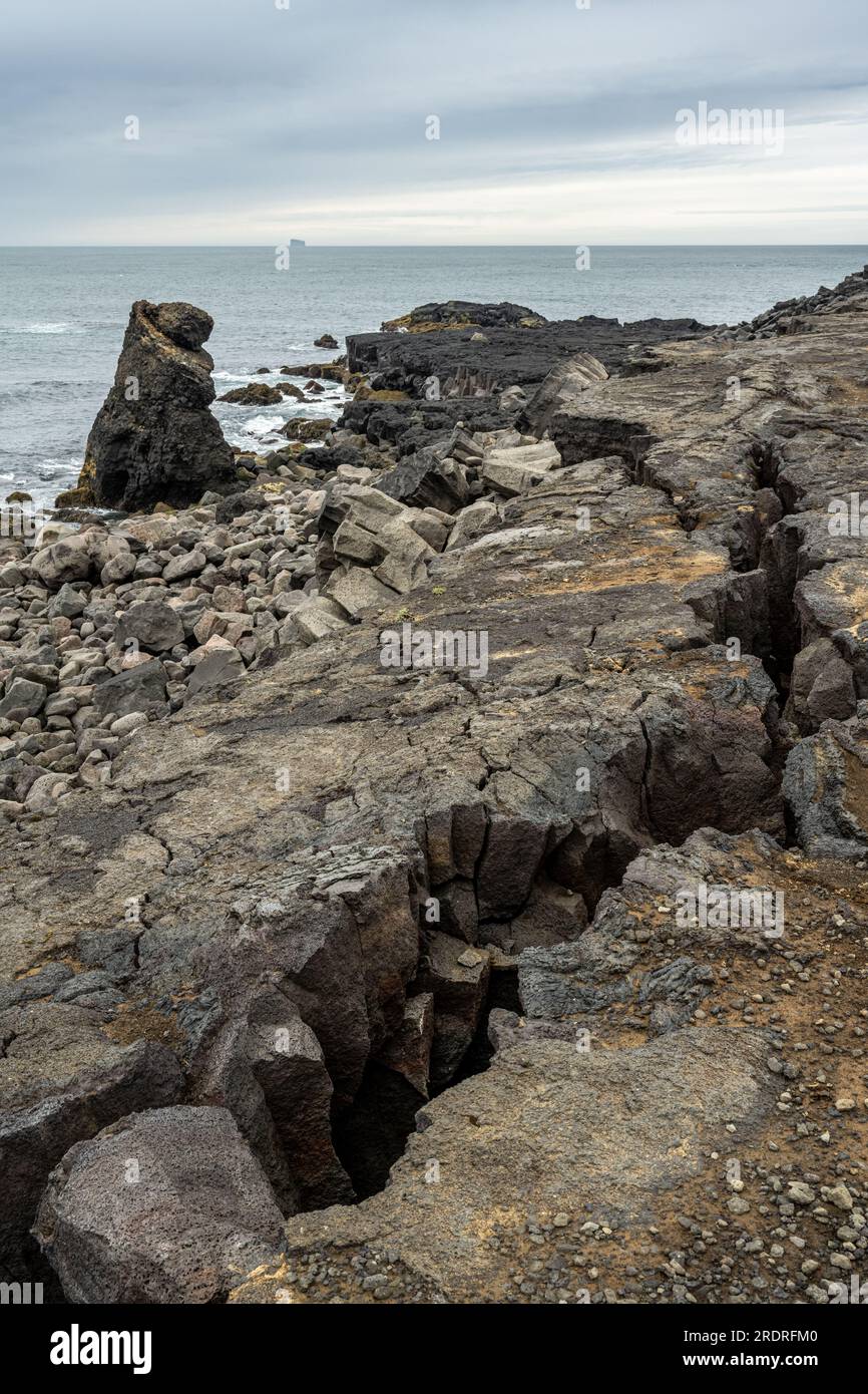 Valahnukamol Cliffs, Reykjanesviti Beach, Reykjanes Peninsular, Iceland ...