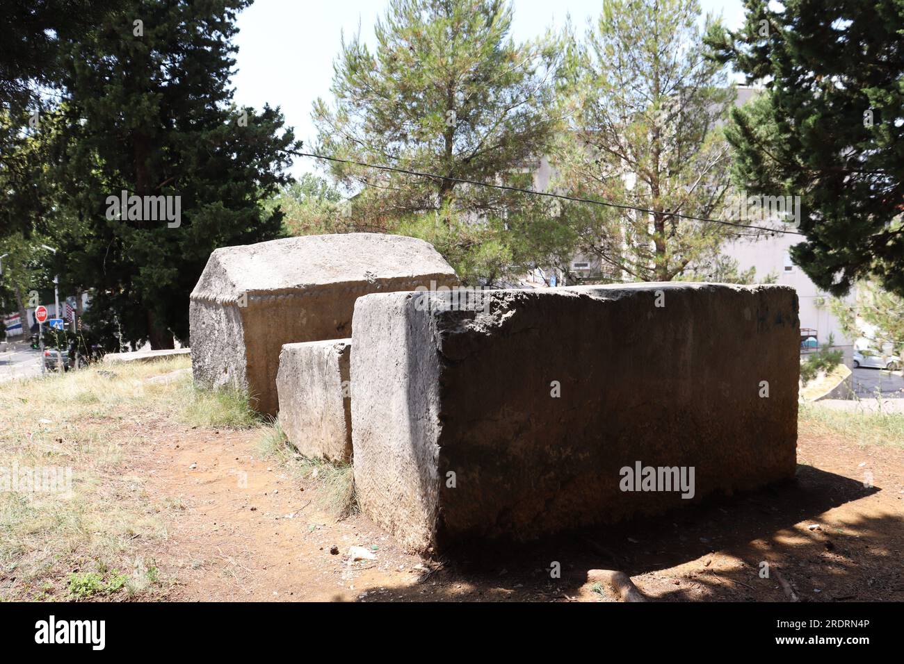 Present participle hi-res stock photography and images - Alamy