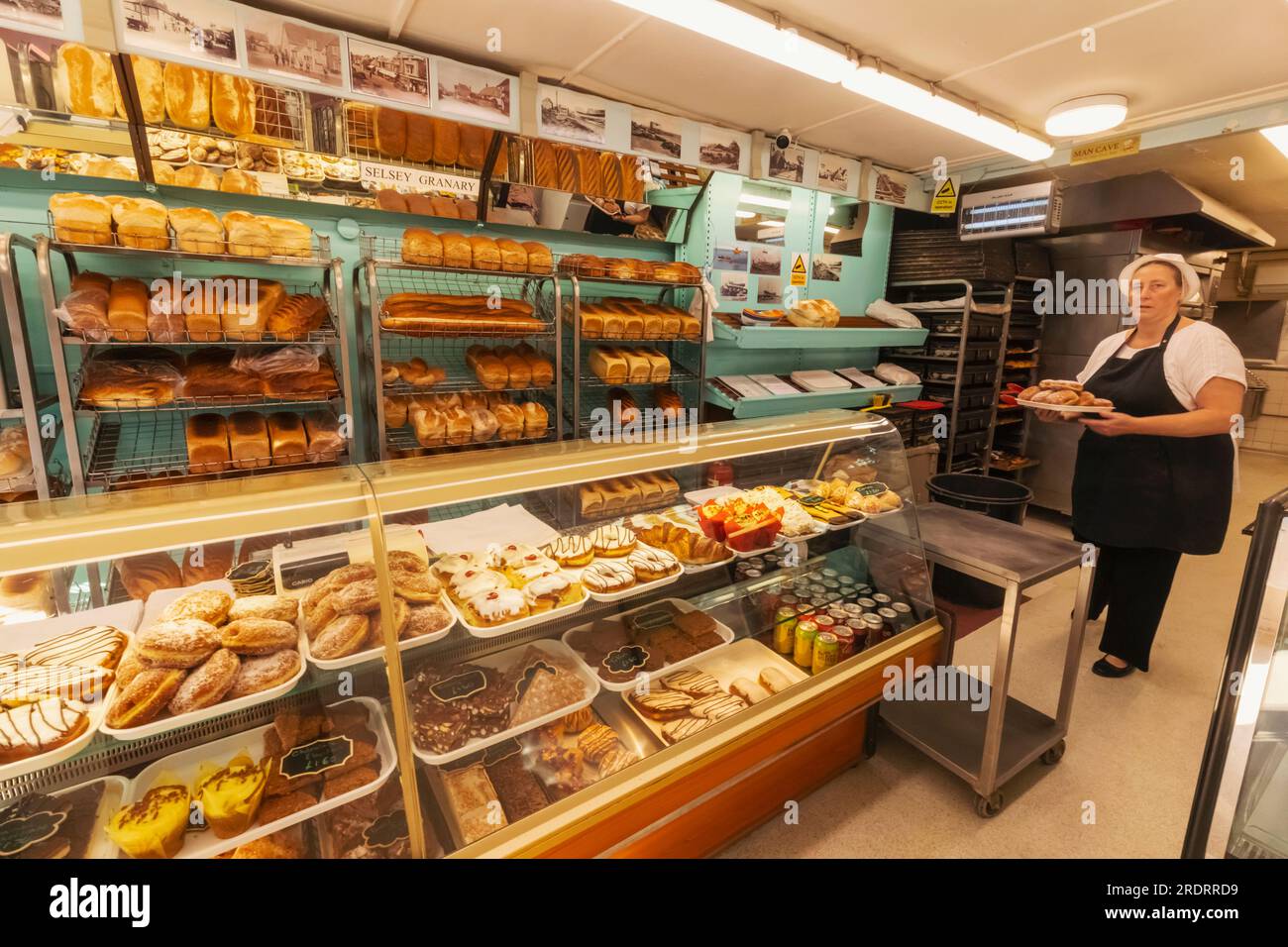 Bakery interior hi-res stock photography and images - Alamy