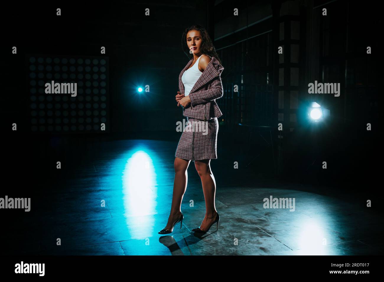 Formal standing pose hi-res stock photography and images - Alamy