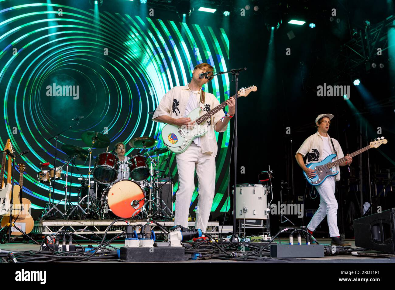 David vincent singer and bassist hi-res stock photography and images ...