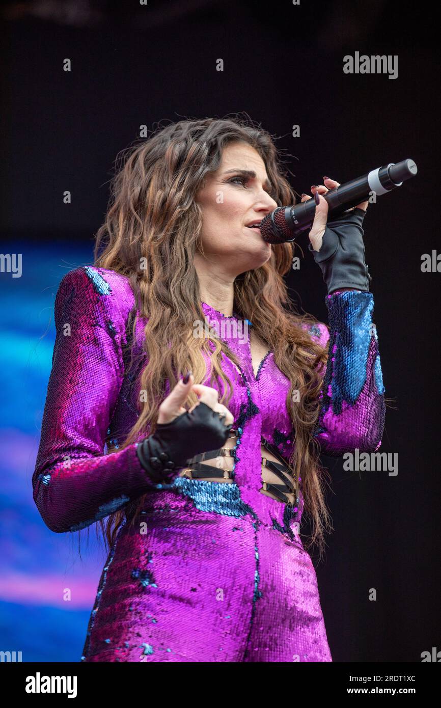 Idina kim menzel 2023 hi-res stock photography and images - Alamy