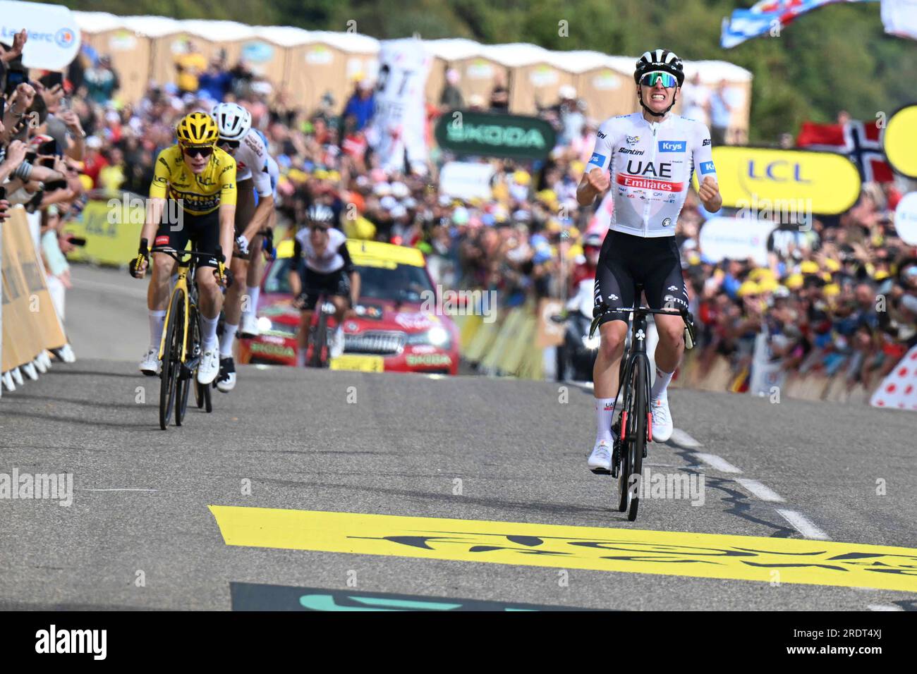 Maillot jaune tadej pogacar hi-res stock photography and images - Alamy