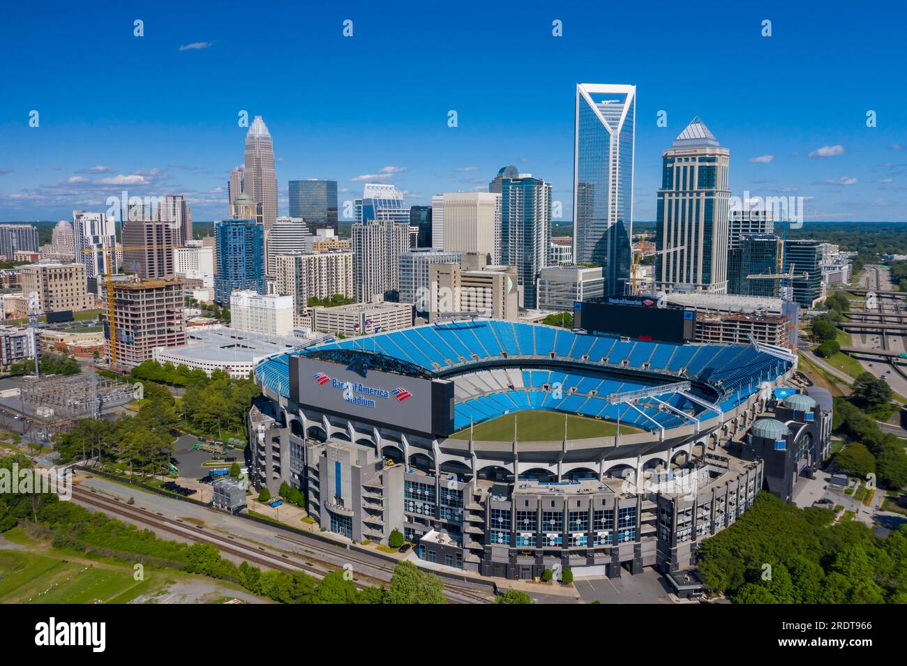 Carolina panthers stadium aerial hi-res stock photography and images ...