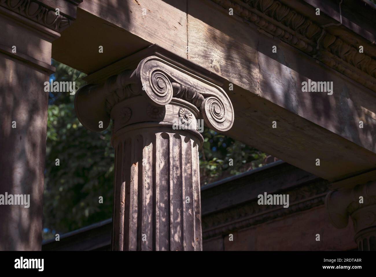 Pillar historic hi-res stock photography and images - Alamy