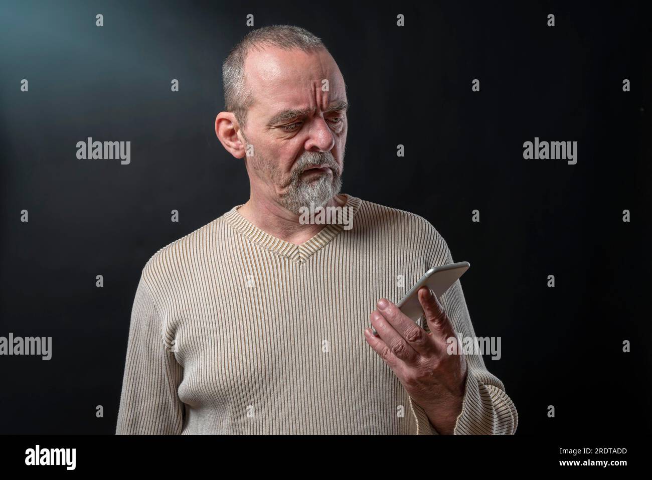 Smart old man hi-res stock photography and images - Alamy