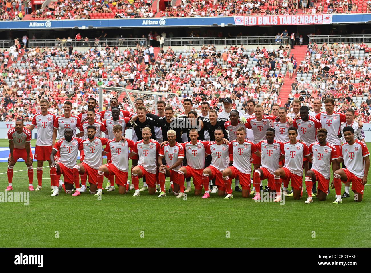 Team photo, team, team, team photo. Team presentation FC Bayern Munich ...