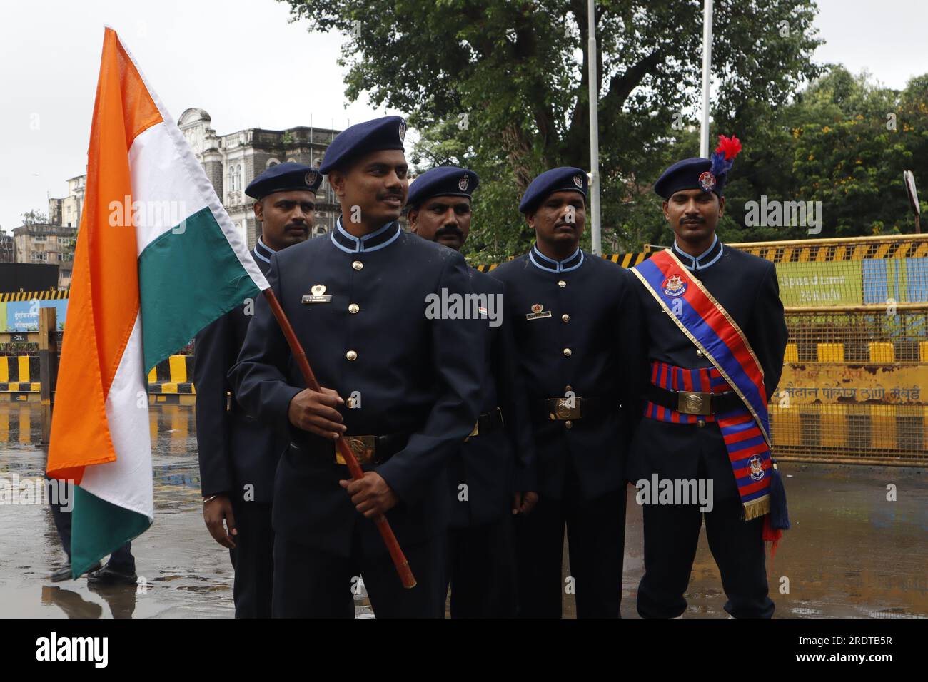 Mumbai flag hi-res stock photography and images - Alamy